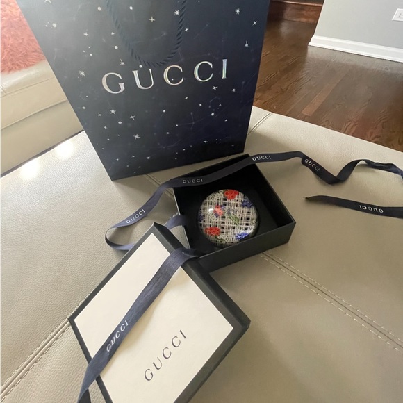 Gucci | Accents | Amazing Authentic Gucci Paperweight With Box Bag And ...